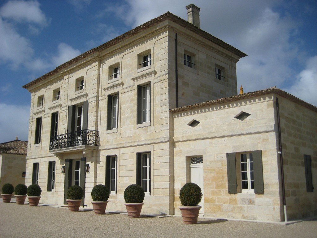 25 Most Beautiful French Chateau's of the World - WineBags.com